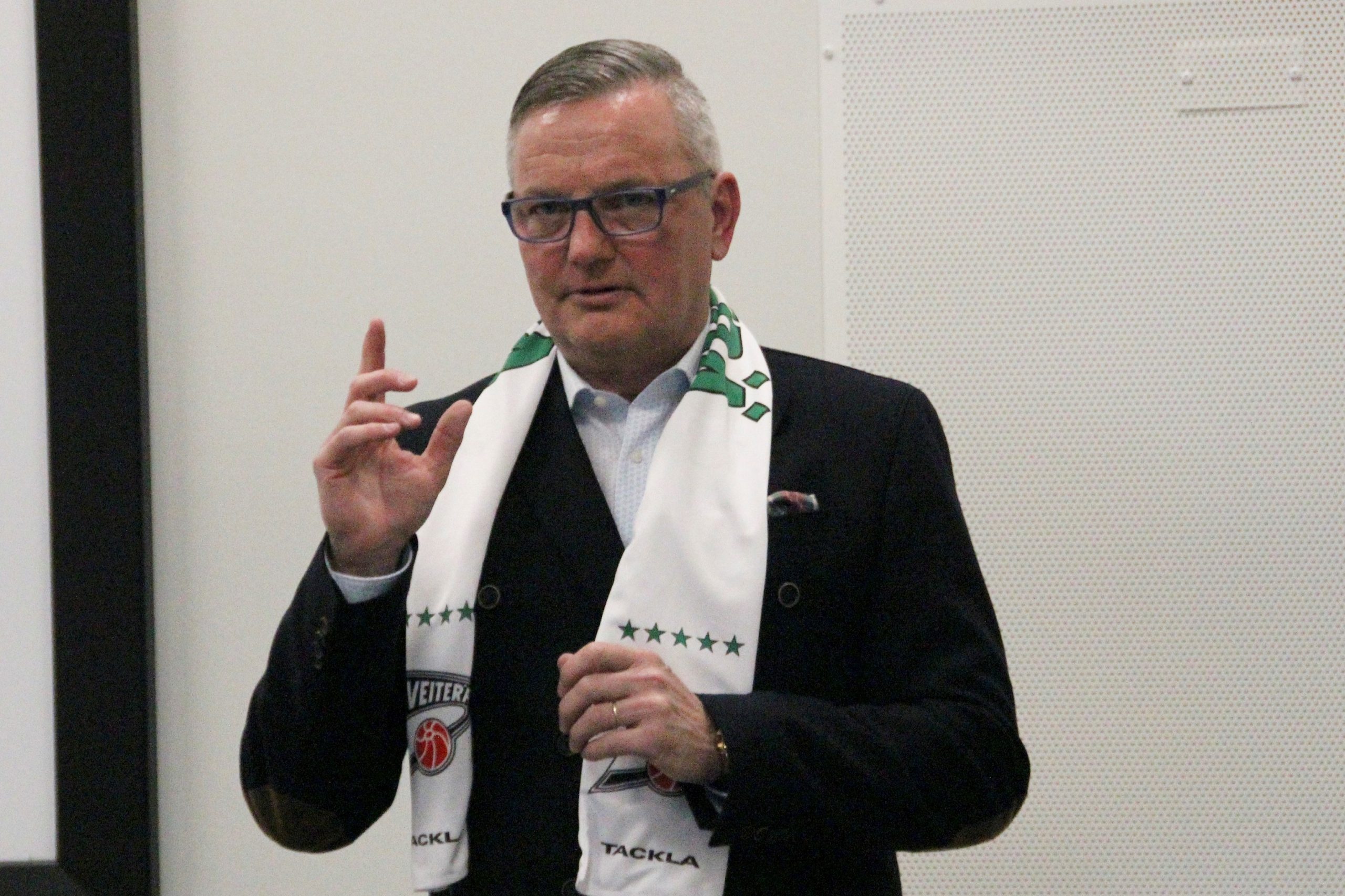 Honorary titel to Leo Segerman! - WORLDBANDY.COM